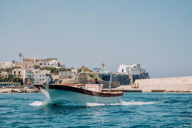 Boat tour of the island of Ischia with a typical Ischia 10-metre launch full day - Why Choose a Boat Tour of Ischia?