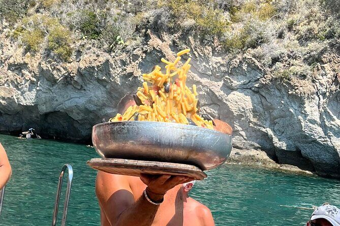 Boat tour of the island of Ischia with lunch and bath - Practical Details and Tips