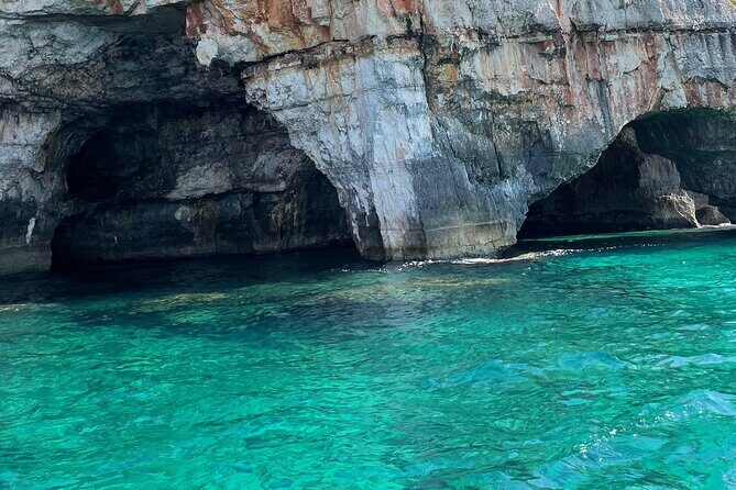 Boat Tour to Discover the Caves of Santa Maria di Leuca - Key Points