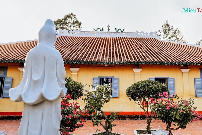 Boat tour visit 3 pagodas, Ancient house, see sunset on mekong river - Authenticity and Local Flavor