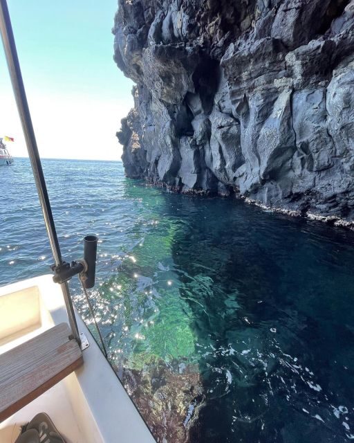 BOAT TOUR WITH APERITIF ON BOARD IN THE CYCLOPS ISLANDS - Key Points