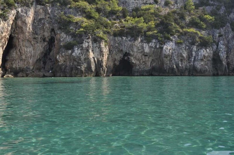 Boat trip and swim at the Blue Grotto in Sperlonga - Practical Details and Tips