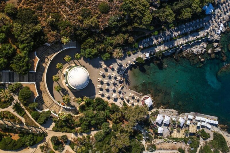 Boat Trip to Anthony Quinn's Bay (Food & Drinks Included) - Who is this tour best suited for?