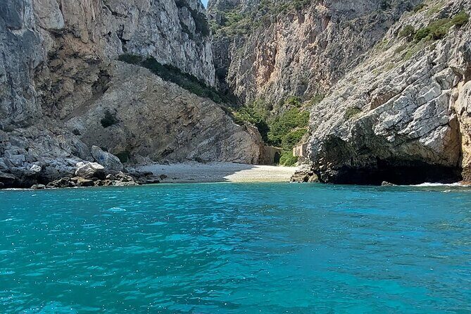 Boat Trip to Secret Bays and Beaches with Snorkeling - Capacity and Booking
