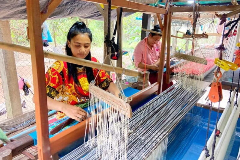 Boat trip to silk island with English speaking guide - Key Points