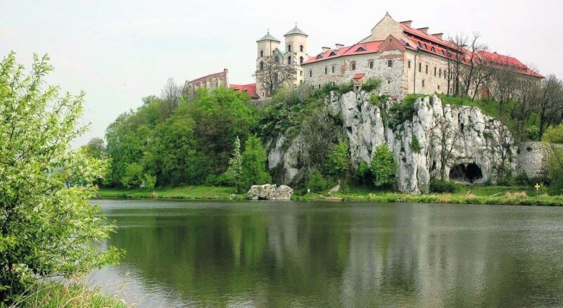 Boat trip to Tyniec: Benedictine abbey and gourmet break - A Scenic Journey with Cultural and Culinary Delights