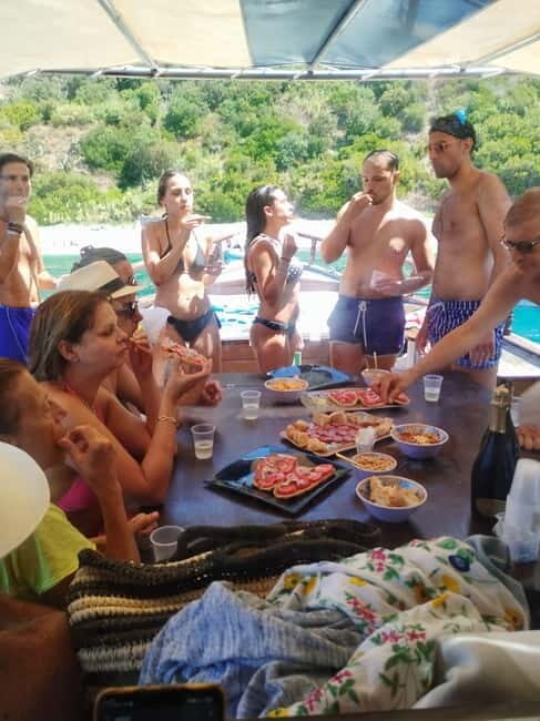 Boat trip with Pathos - What to Expect and What Not to Expect