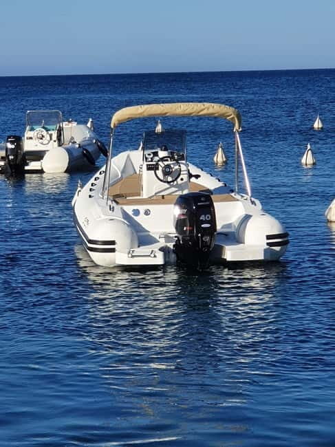 Boats and speed boats rental - Half Day (9:00-13:30) - Key Points