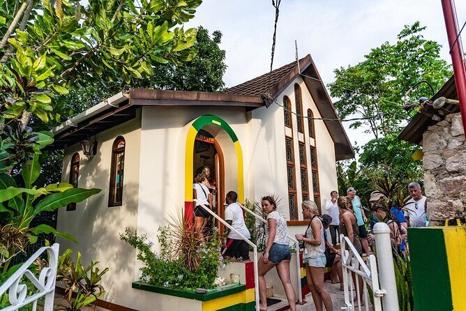 Bob Marley Nine Mile Admission and Guided Tour from Ocho Rios - Exploring Nine Mile