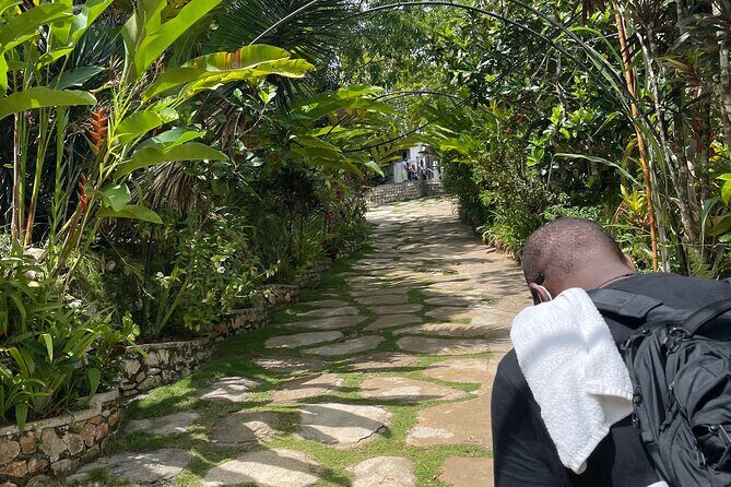 Bob Marley's Nine Mile Mausoleum Tour (Complimentary Rum Punch) - The Ride and Logistics