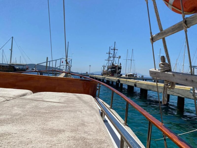 Bodrum: Peninsula Private Boat Tour with Lunch - Key Points