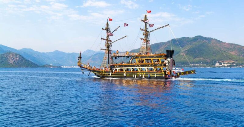Bodrum: Pirate Boat Cruise with Lunch and Drinks - Key Points