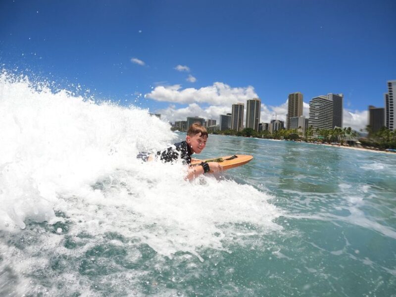 Bodyboard lesson in Waikiki, Two Students to One Instructor - Who Should Consider This Experience?