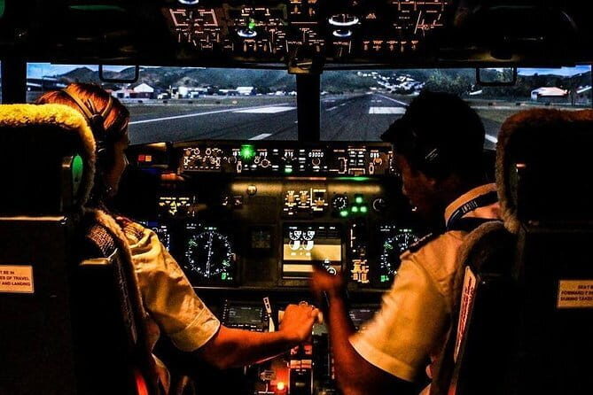 Boeing 737-800 flight simulator session. Scenic Flight - 30 mins - Practical Tips for Visitors