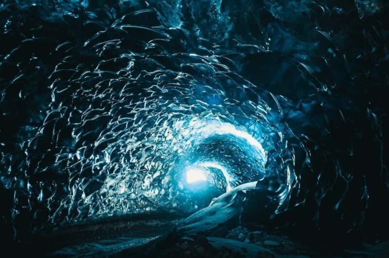 Bogdanovich Glacier tour with hotel pick up - Key Points