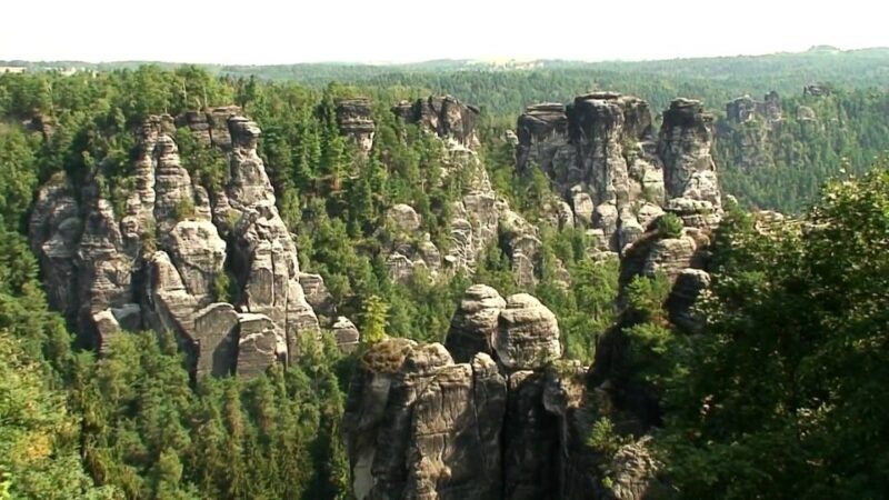 Bohemian Switzerland: Private Day Trip from Prague - Visit Hensko: The Historic Town