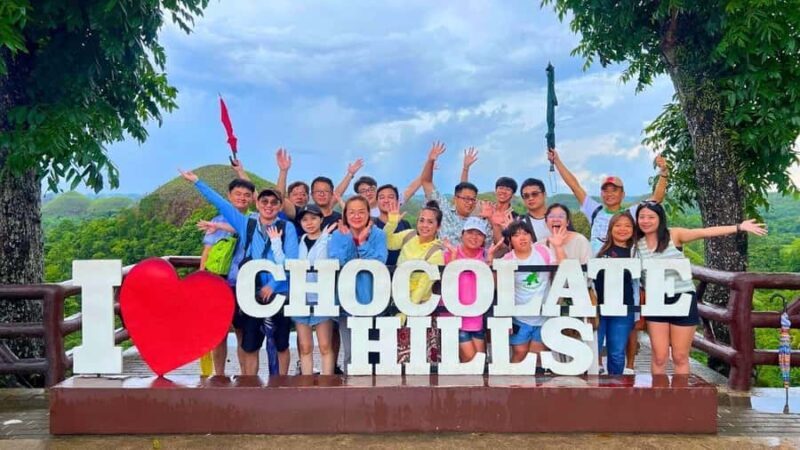 Bohol: Chocolate Hills, Tarsiers & Loboc River - An Overview of the Experience