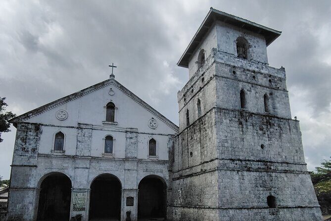 Bohol Countryside Tour to Chocolate Hills and Loboc River - Transport and Group Experience