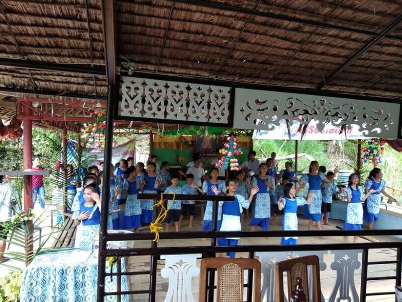 Bohol: Loboc River Buffet-Lunch Cruise with Private Transfer - Who Should Consider This Tour?