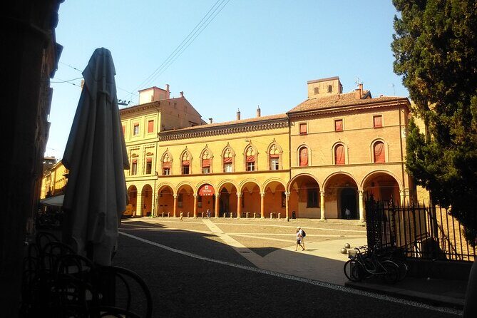 Bologna : a walk into history - Practicalities and Value