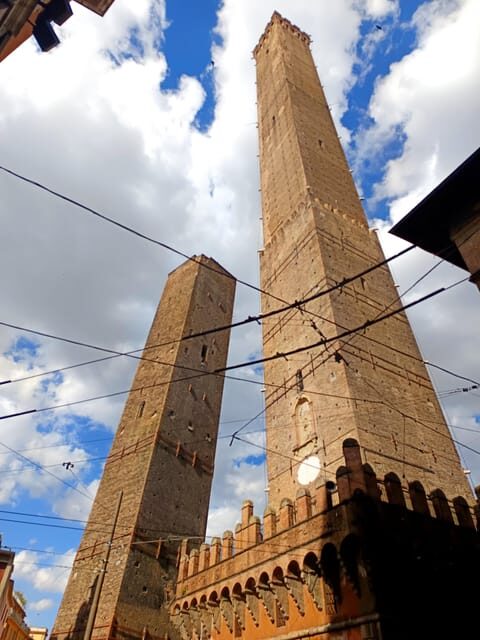Bologna by night: Food, wine, spritz and fun - An In-Depth Look at the Bologna by Night Tour