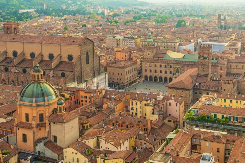 Bologna: Express Walk with a Local in 60 minutes - What Makes This Tour Stand Out