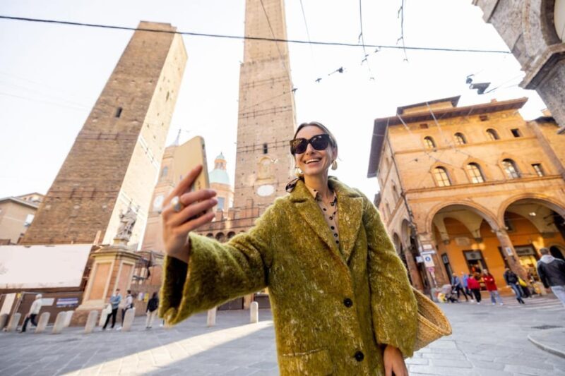Bologna: Express Walk with a Local in 60 minutes - What to Bring and Tips for Travelers