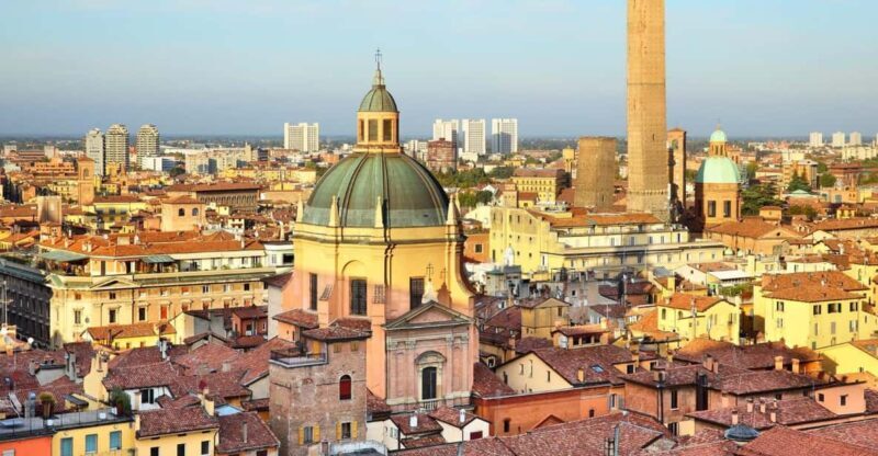 Bologna: Express Walk with a Local in 60 minutes - Authentic Experiences and Traveler Insights
