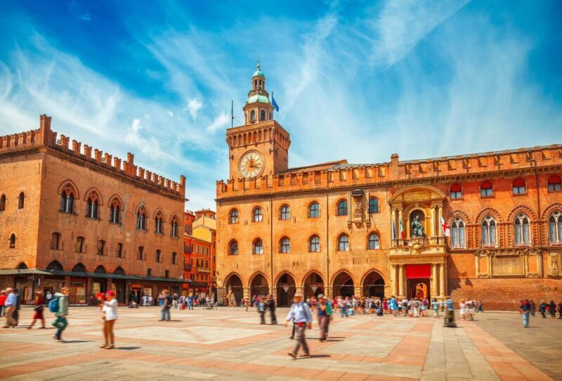 Bologna: Kid-friendly Guided Tour of the City Highlights - Key Points