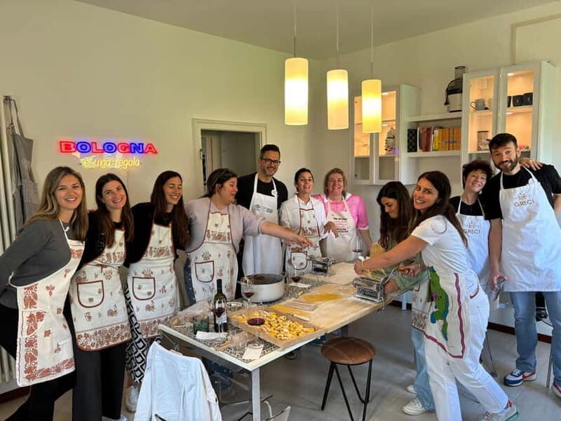 Bologna on the plate : grandma's recipes and secrets - Who Should Consider This Tour?
