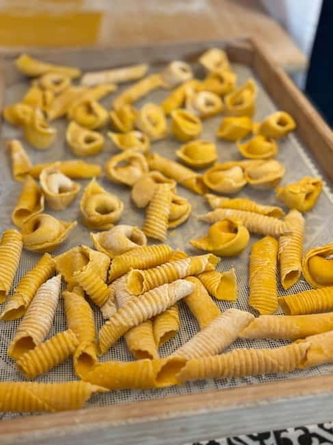 Bologna on the plate : grandma's recipes and secrets - How It Compares to Similar Experiences