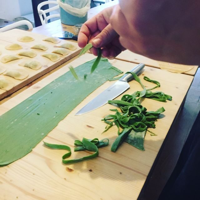 Bologna: Pasta Tagliatelle Ragu Cooking Class with Wine - The Setting and Group Dynamics