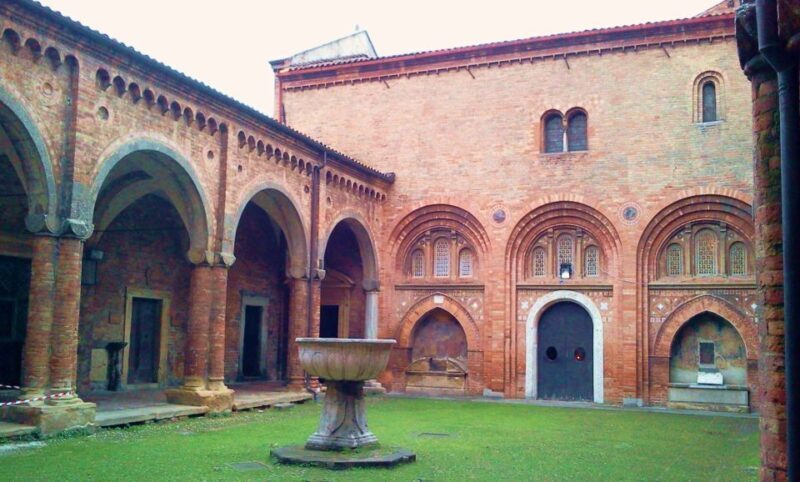 Bologna: Private Santo Stefano Tour with Food Tasting - Food Tasting: A Delicious The Sum Up