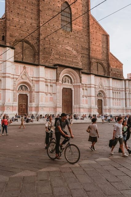 Bologna: Private Top Historical Sites Guided Walking Tour - Key Points