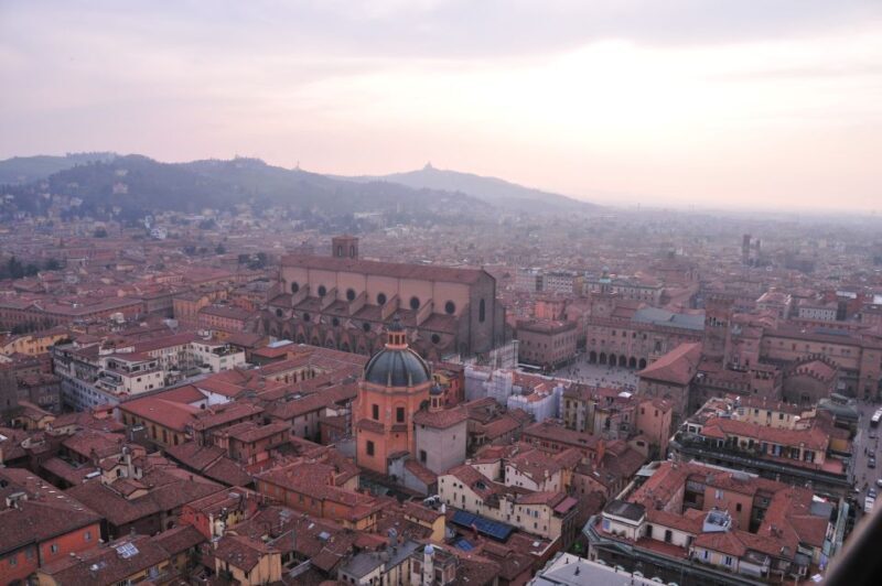 Bologna: Private Tour with a Local Guide - Key Points