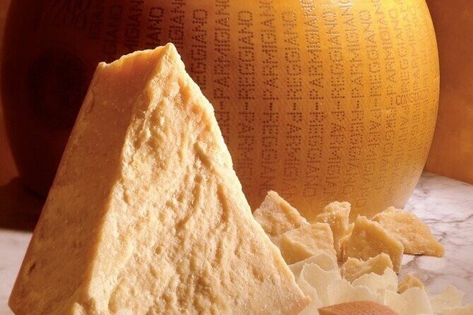 Bologna: the red medieval pearl and its delicious food (private tour) - A detailed look at the Bologna food and history experience
