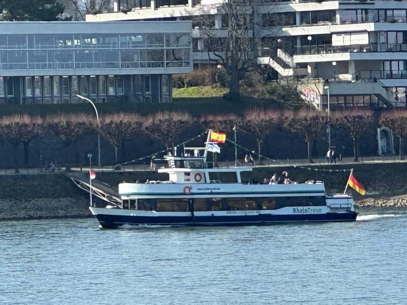 Bonn: Winter tour by boat with mulled wine - An Authentic Bonn Winter Experience on the Rhine
