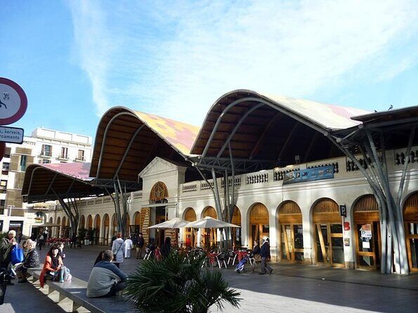 Boqueria & St Caterina Markets with Food & Tapas Small Group Tour - Key Points