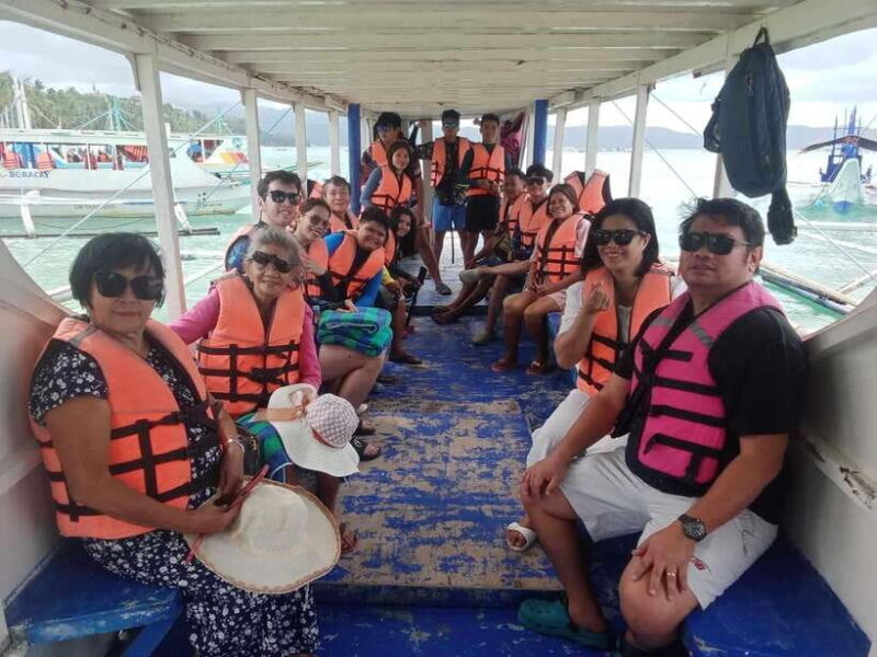 Boracay: Group Island Hopping w/ Lunch and Crystal - Who is This Tour Best For?
