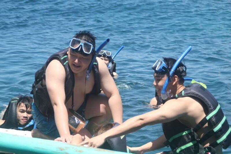Boracay: Island and Beach-Hopping Boat Tour with Snorkeling - Who Should Consider This Tour?