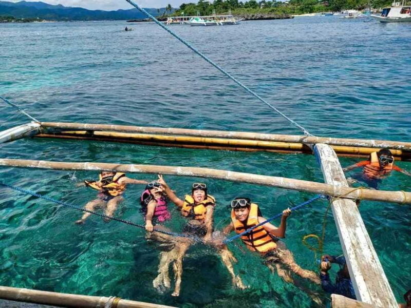 Boracay: Island Hopping w/ Lunch, Parasailing, Crystal Cove - Who Is This Tour Best For?