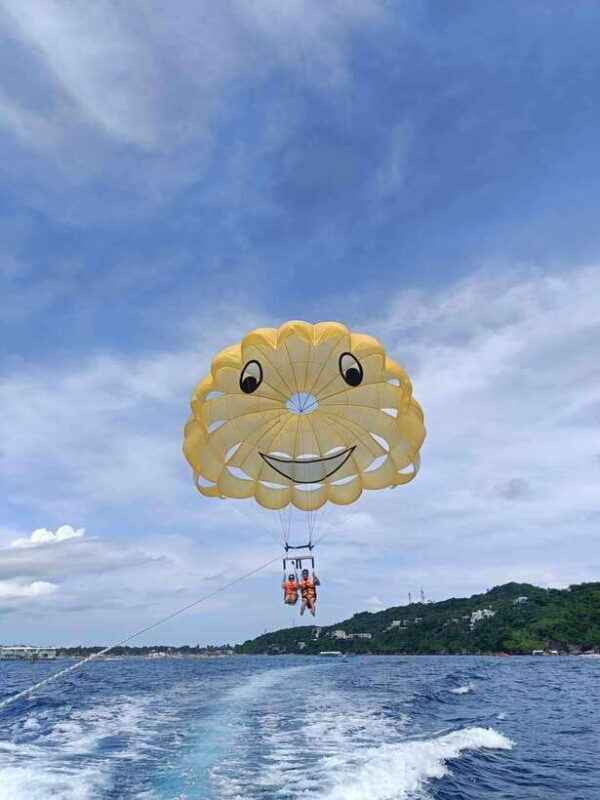 Boracay Parasailing - The Experience in Detail: What Travelers Should Expect