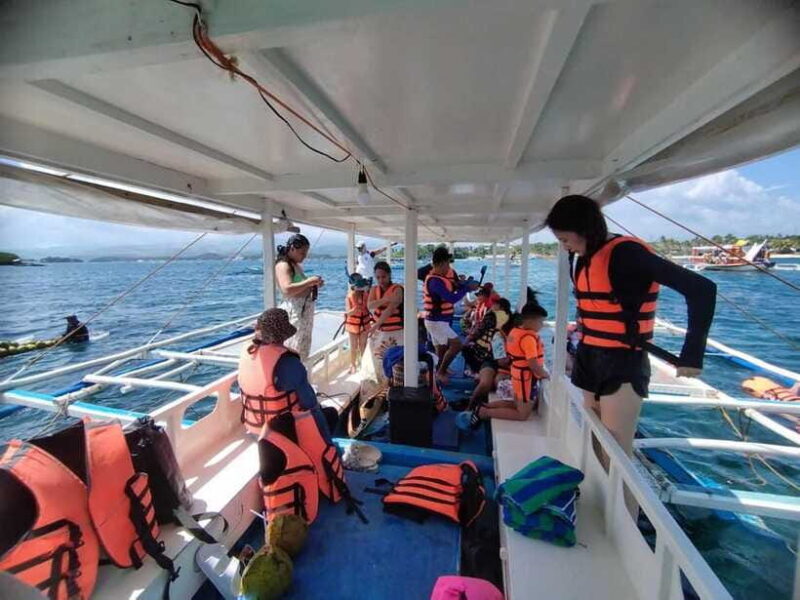 Boracay: Private Island Hopping and Lunch with Seaview - Who Should Consider This Tour?
