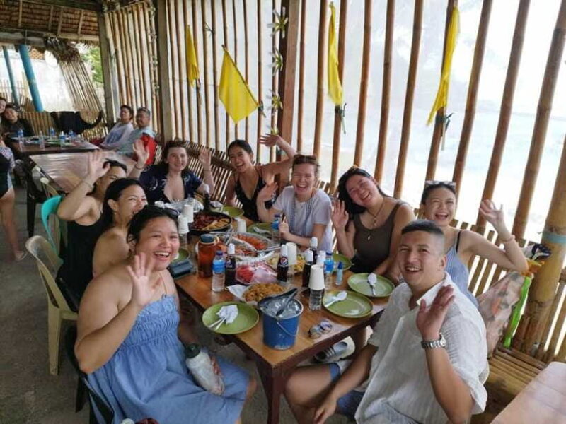 Boracay: Private Island Hopping and Lunch with Seaview - FAQ