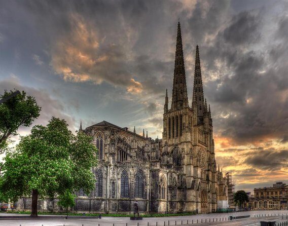 Bordeaux' Best Boulangeries & History Tour - Key Points