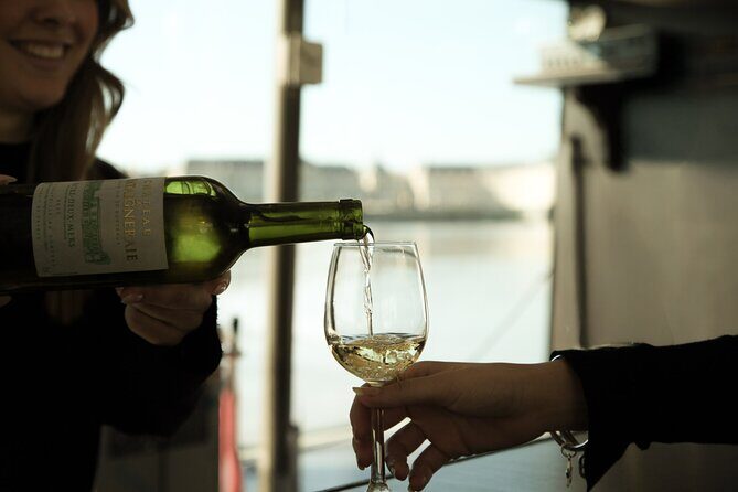 Bordeaux Cruise Wine and Canelé Discovery - Key Points