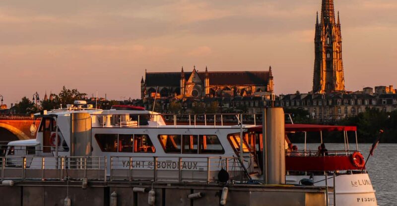 Bordeaux: Garonne River Yacht Cruise with Brunch - Key Points