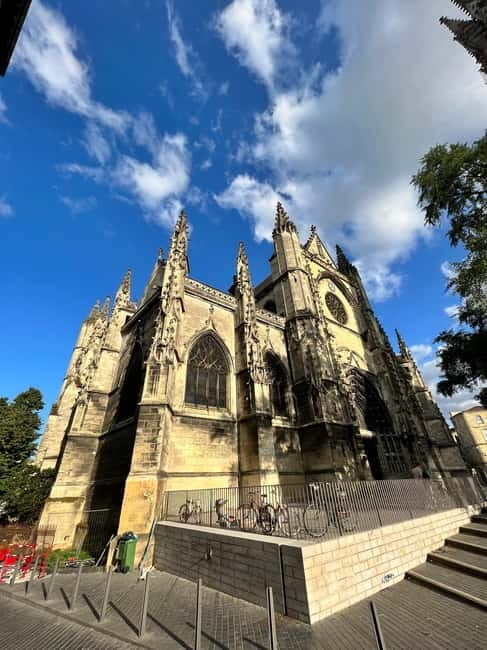 Bordeaux Highlights Walking Tour + Wine & Cheese Tasting - Exploring Bordeaux’s Highlights