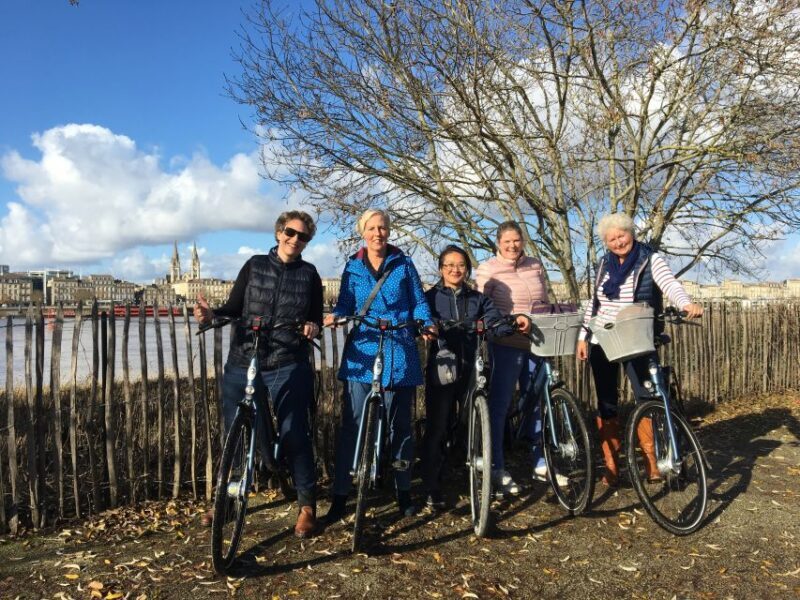 Bordeaux: Historic Center & Chartrons District Bike Tour - The Experience: Navigating Bordeaux on Two Wheels