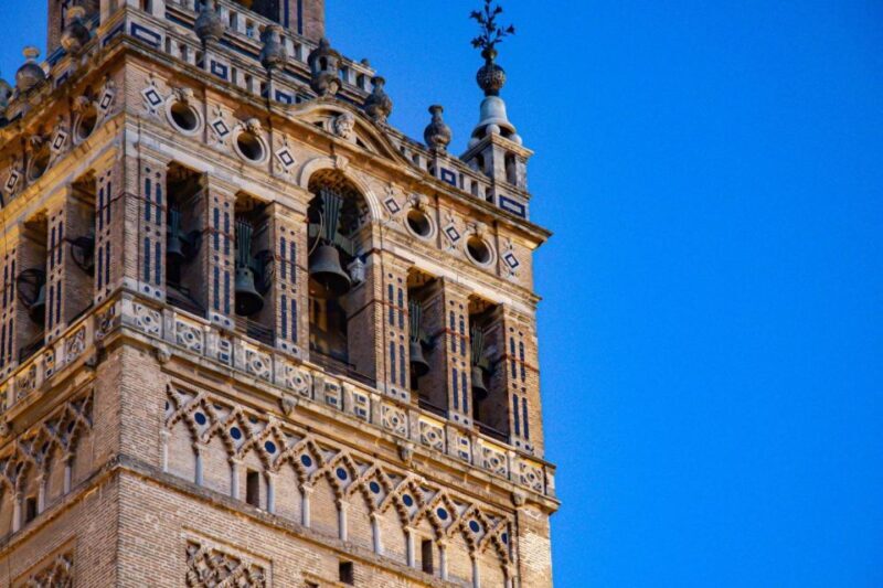 Bordeaux: Insta-Perfect Walk with a Local - Authentic Insights & Practical Tips